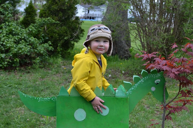 DIY Cardboard Box Dinosaur